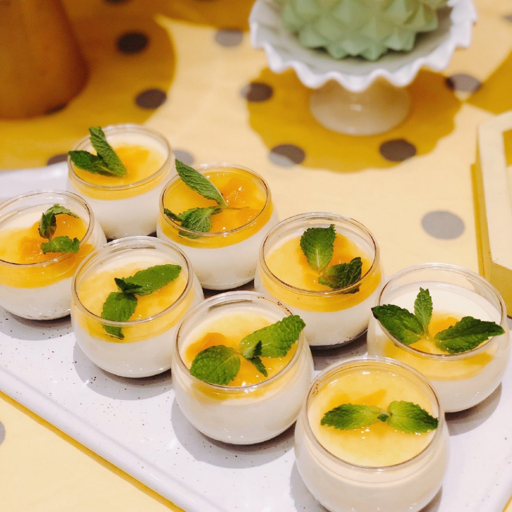 (READY-STOCK) Large round cup fruit dessert in a pudding cup throwaway ...