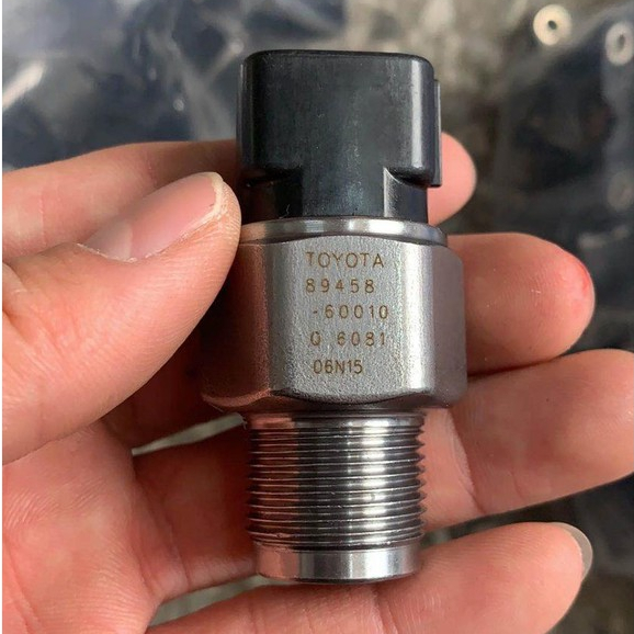 Fuel Rail Pressure Sensor 89458-60010 for Toyota Hiace Hilux Prado ...