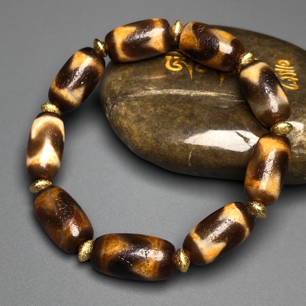 Tibet Return Rare Tibetan Relics Sacred Objects to Pure Tiger Tooth Dzi ...