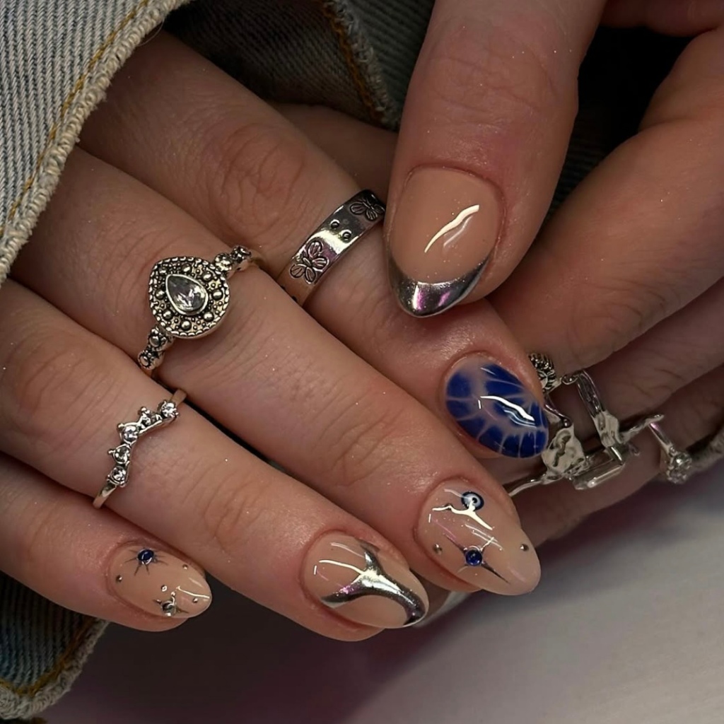Klein Blue Hand-Painted Smudge Wearing Nail Metal French Line Manicure ...
