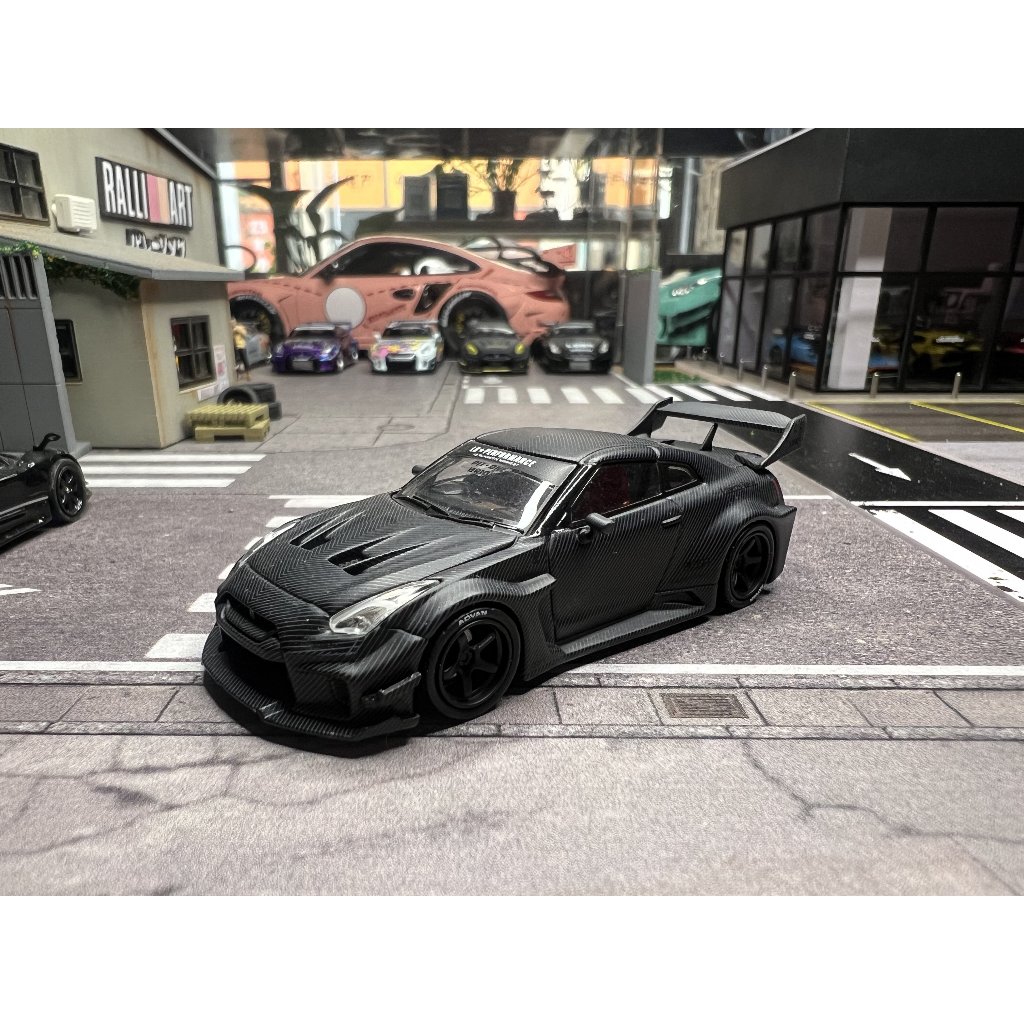 INNO 1:64 日产 NISSAN GT-R R35 LBWK SUPER SILHOUETTE 35GT-RR Full Carbon ...