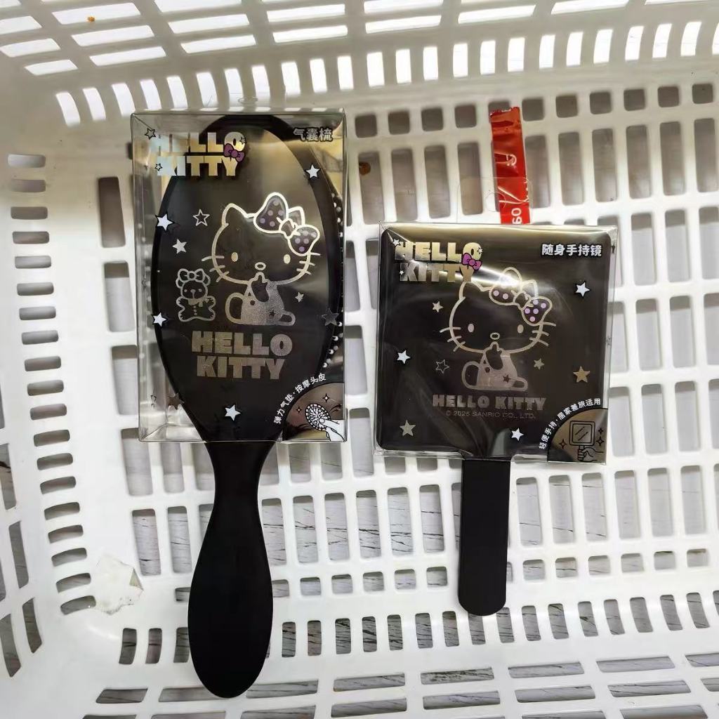 MINISO MINISO Premium Hello Kitty Black White Simple Series-Airbag Comb ...
