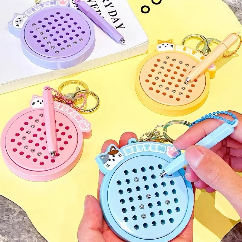 2-in-1 Keychain Drawing Board Magnetic Bead Drawing Keychain Portable ...