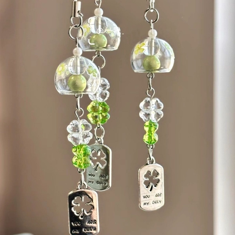 Four-Leaf Clover Wind Chimes Hand-Beaded Fresh Small Ornaments | Shopee ...