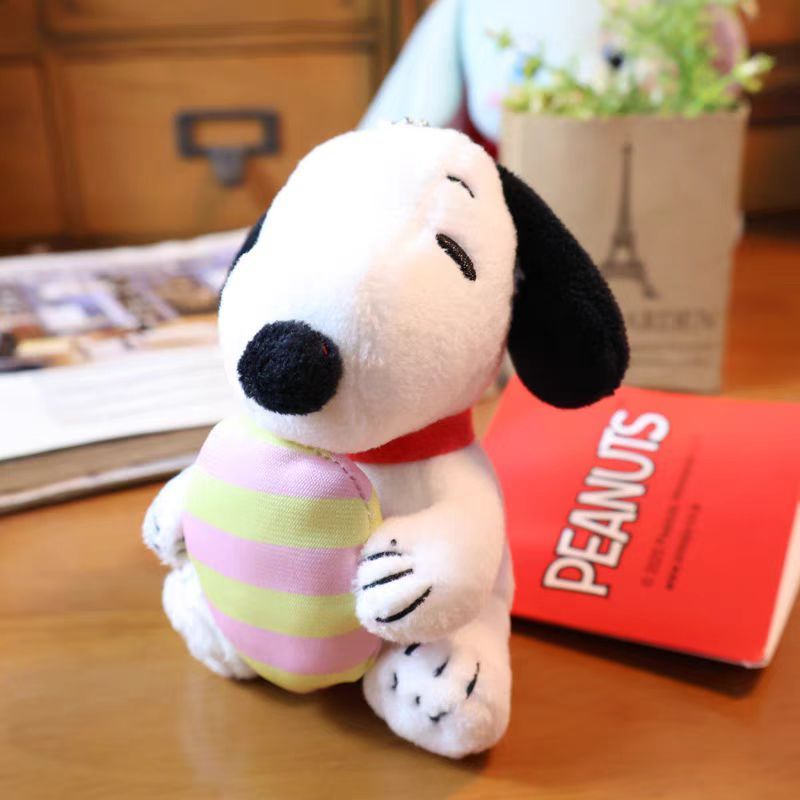 Japanese Single Genuine peanuts Hug Easter Egg Snoopy Confused Tucker ...