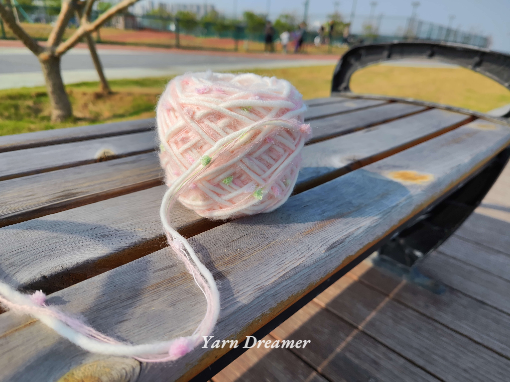 Benang kait Pink Icelandic Wool Roving Yarn Hand Mixed Yarn Cotton Yarn ...