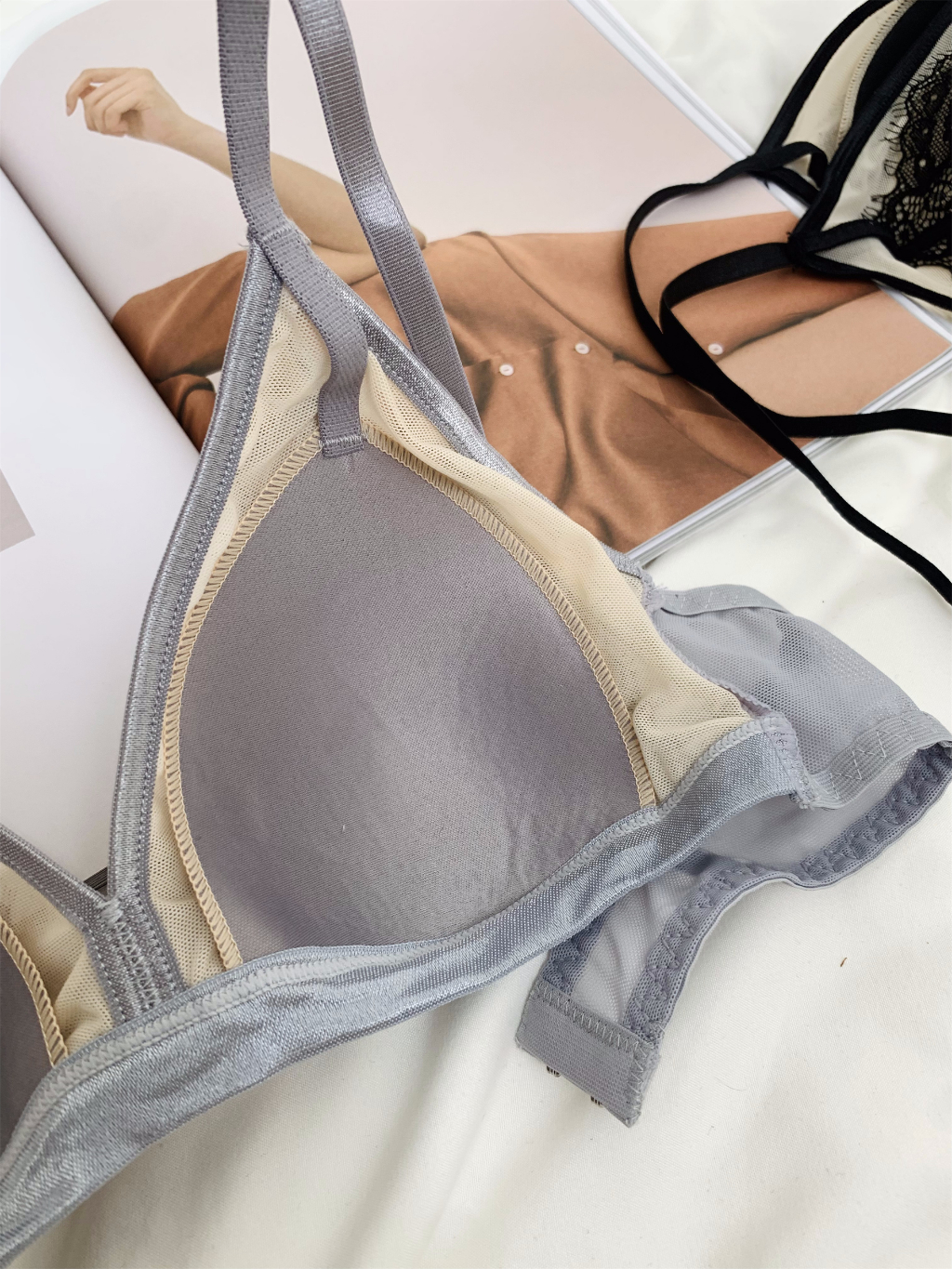 French Underwear Women's Small Breasts Thin Lace Triangle Cup No Steel ...