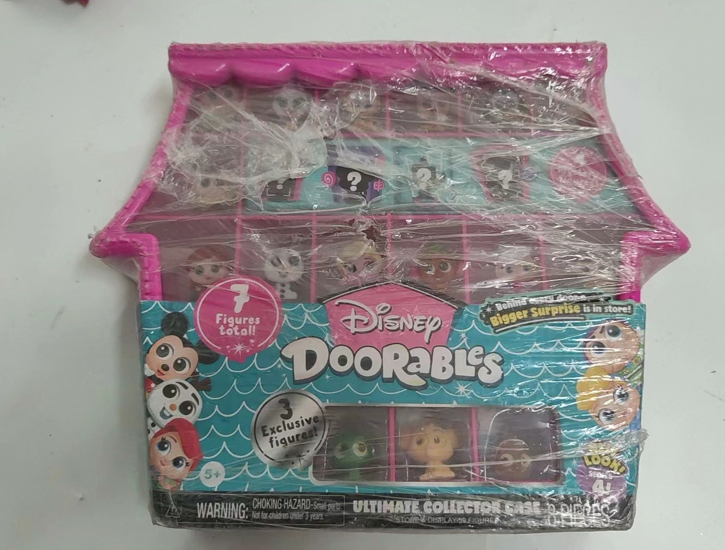Disney Doorables Ultimate Collector Case Exclusive Playset [Includes 7 ...