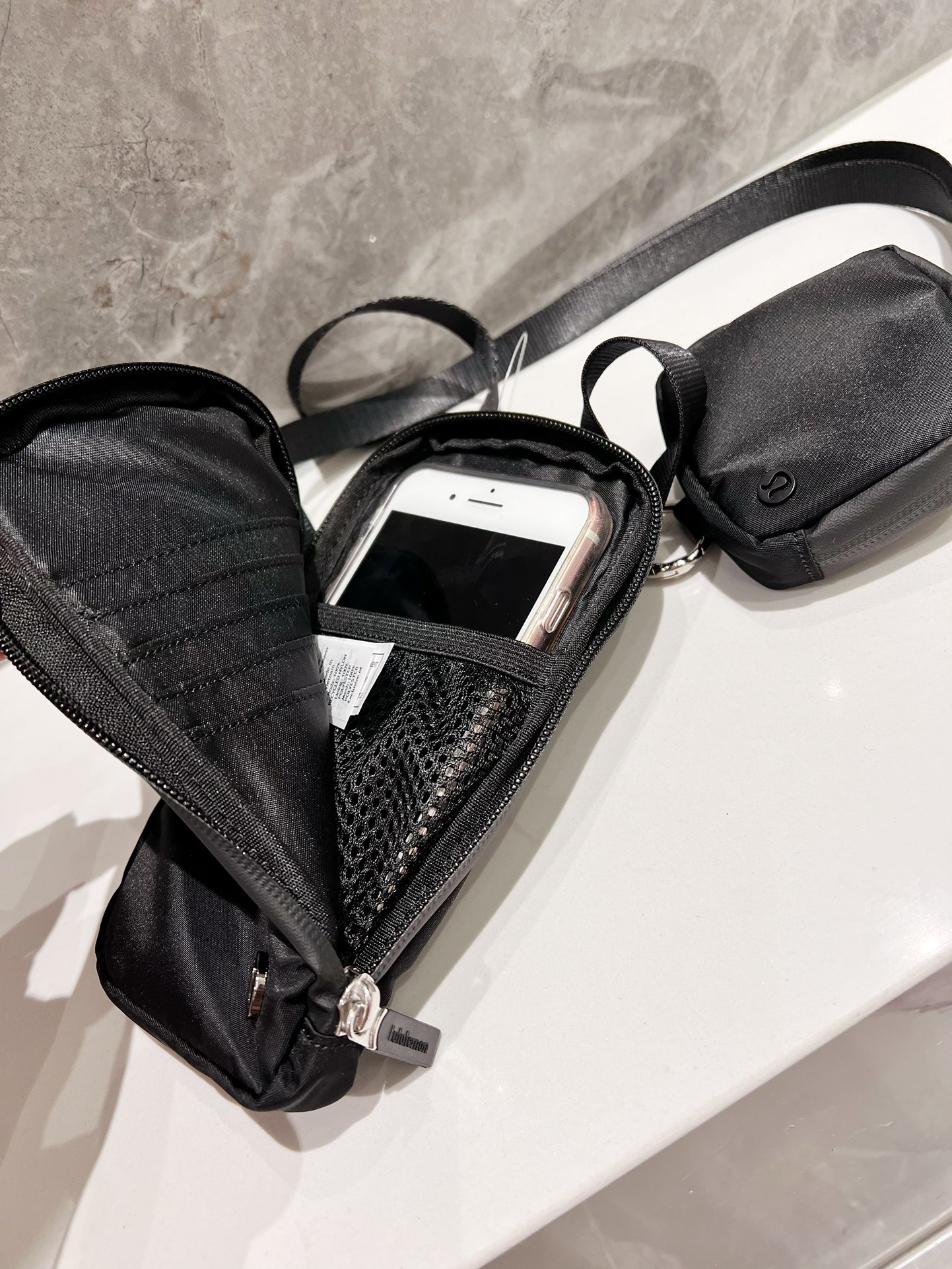 Lululemon Unisex Modular Phone Crossbody Bag 2Color | Shopee Malaysia