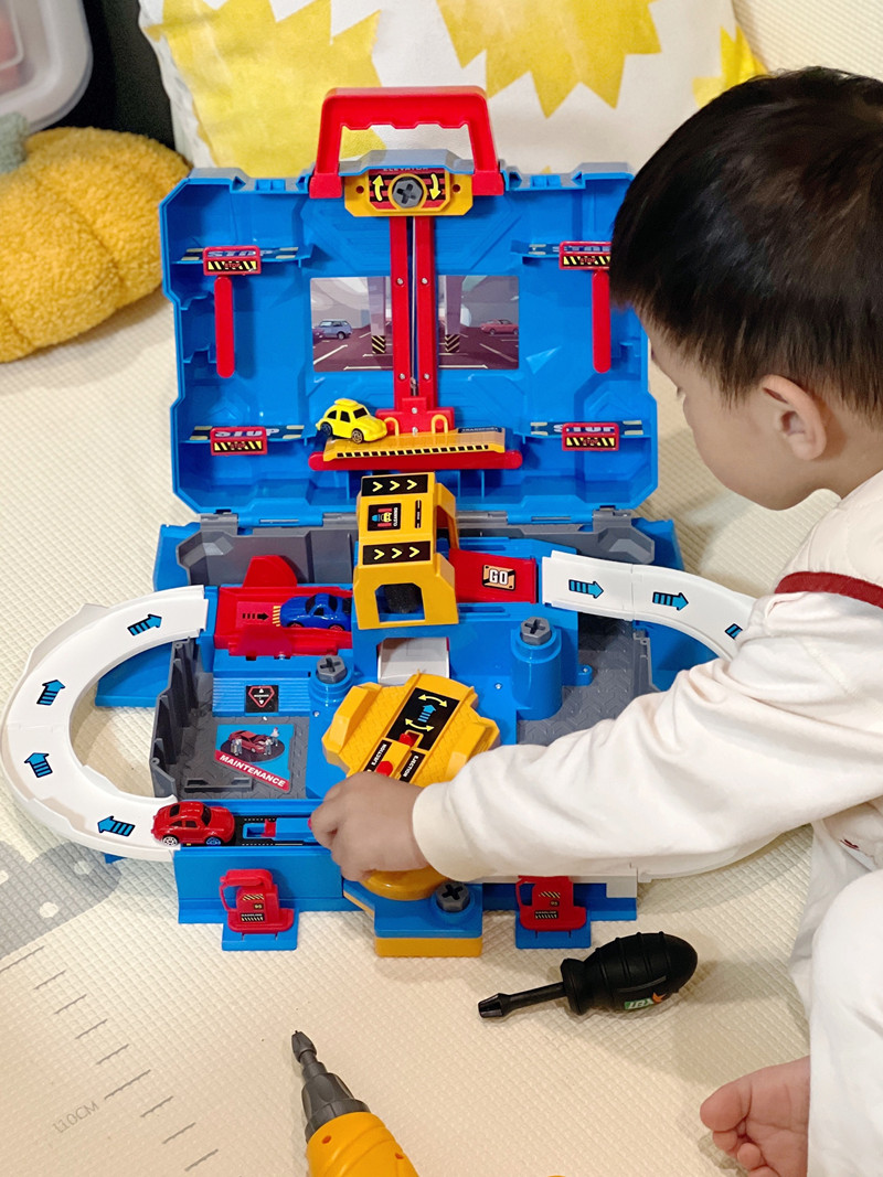 Children's DIY engineering toys can be disassembled and deformed. The ...