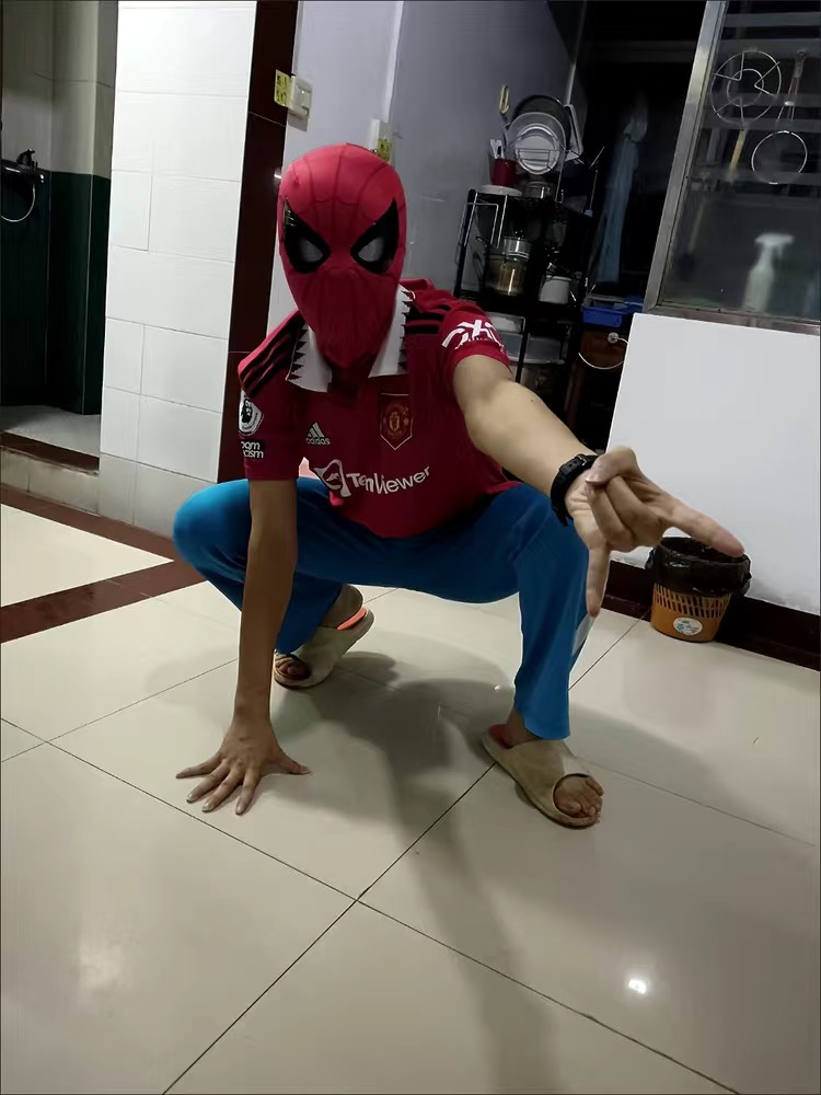 Spider-man Headgear Eyes Movable Manual Winking Mask Superhero Headgear Spider-Man Expedition ...