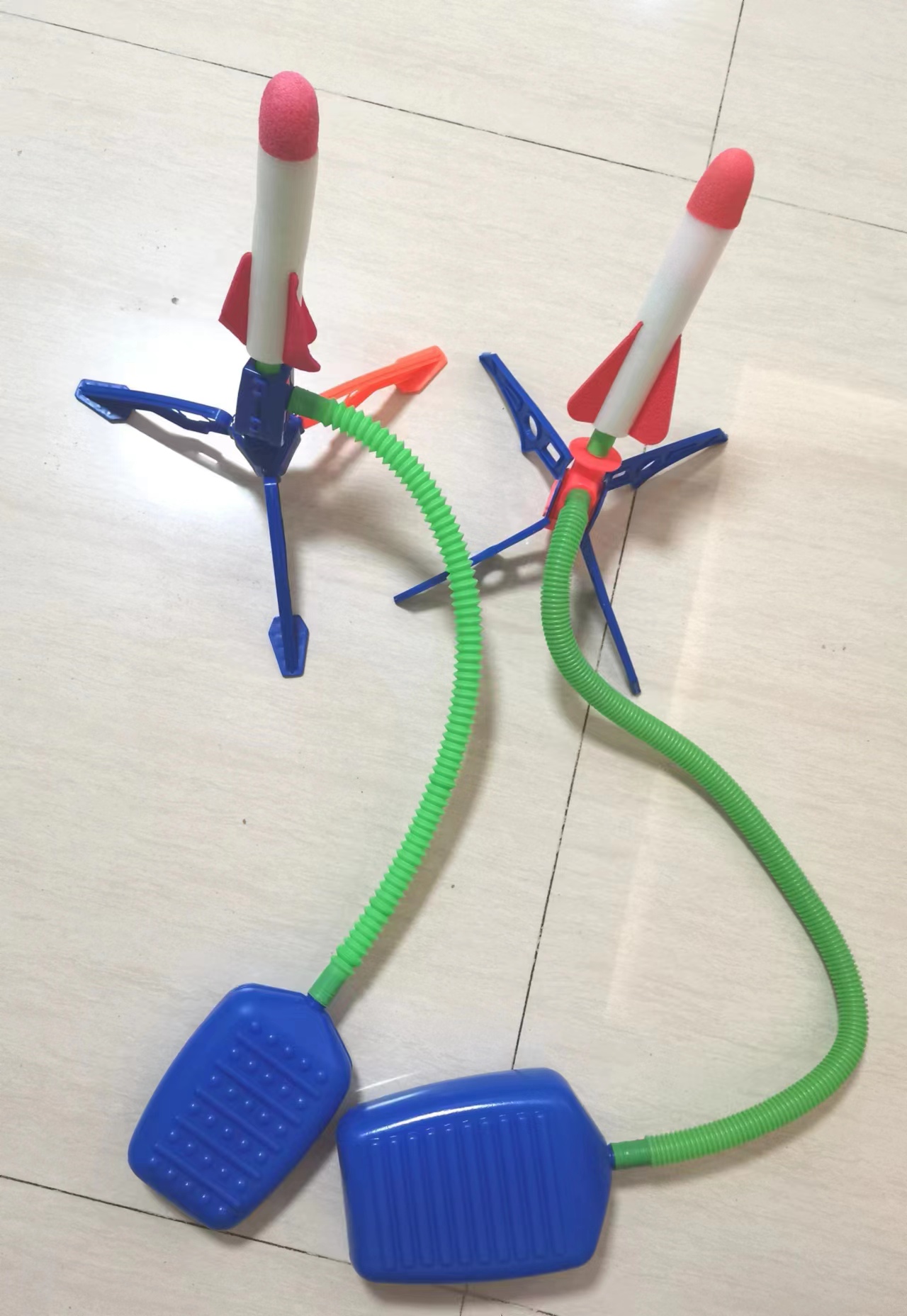 (reday stock )Luminous Foot Rocket Jump Air Rocket Flashing Flying ...