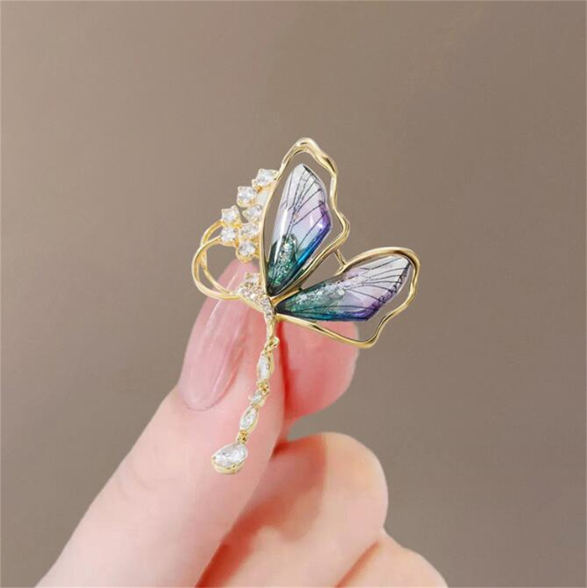 Light luxury high-end butterfly tassels Brooch Shawl Shoulder Pin ...