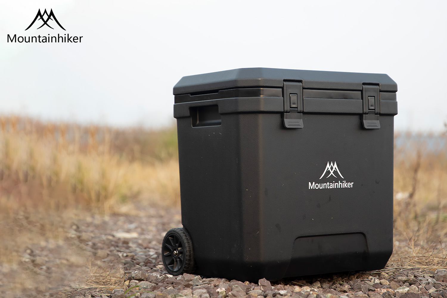 ⚡️Ready stock⚡️MOUNTAINHIKER 38L Cooler Box with Rollers Portable ...