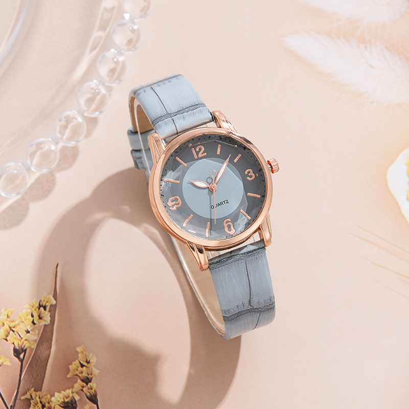 *Ready stock* Trendy Women's Watch Fashionable Unisex Watch Quartz ...