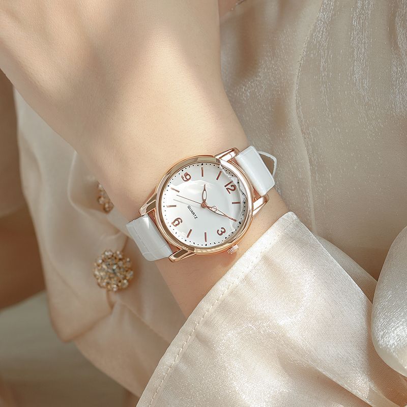 *Ready stock* Trendy Women's Watch Fashionable Unisex Watch Quartz ...