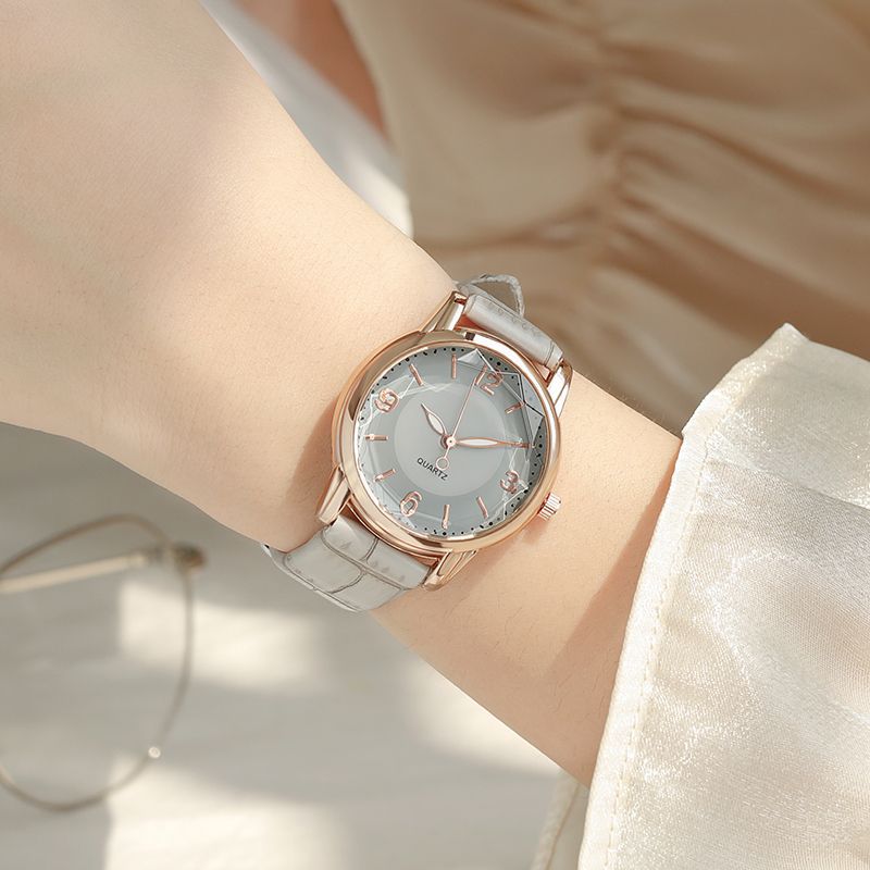 *Ready stock* Trendy Women's Watch Fashionable Unisex Watch Quartz ...