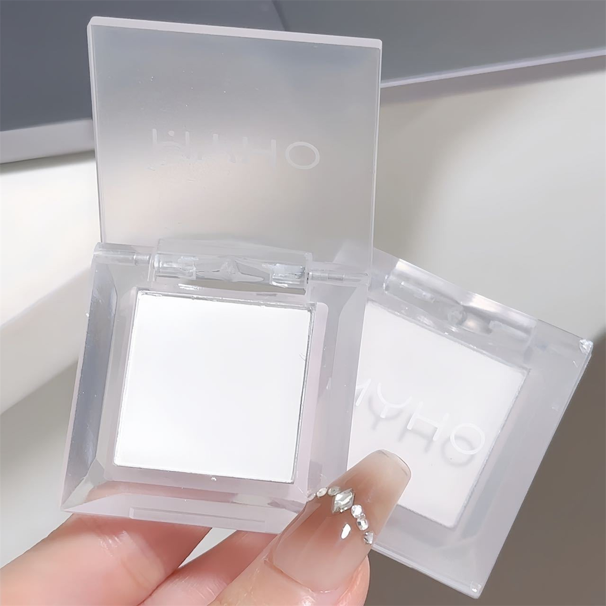 MYHO Matte Pure White Eyeshadow – Smoky Eye Highlight & Brightening ...