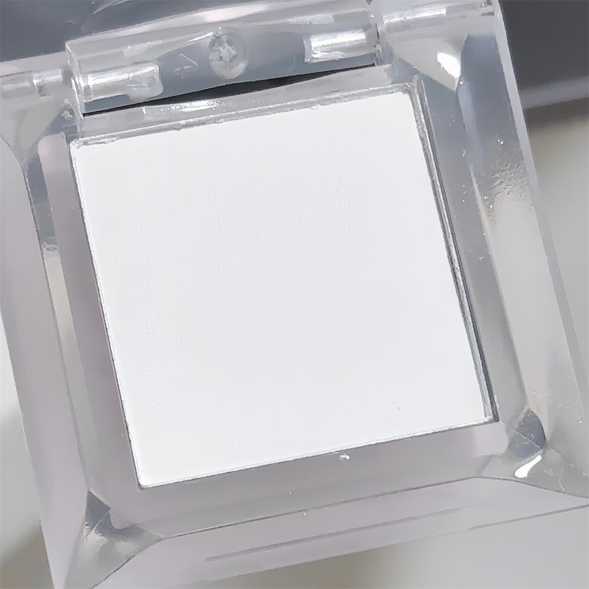 MYHO Matte Pure White Eyeshadow – Smoky Eye Highlight & Brightening ...