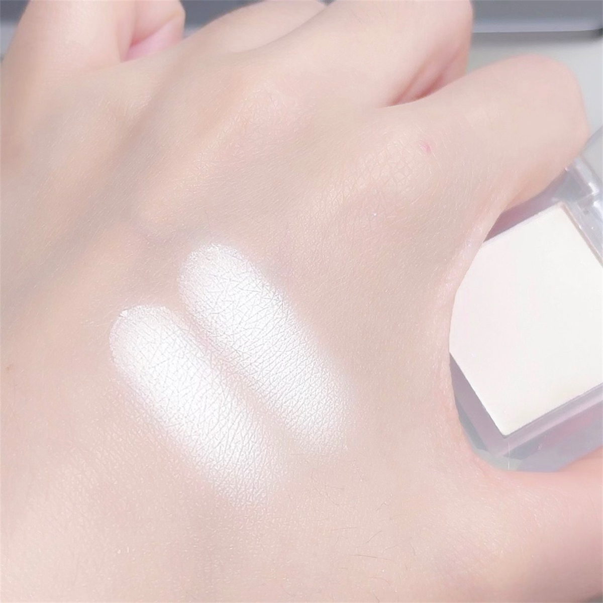 MYHO Matte Pure White Eyeshadow – Smoky Eye Highlight & Brightening ...