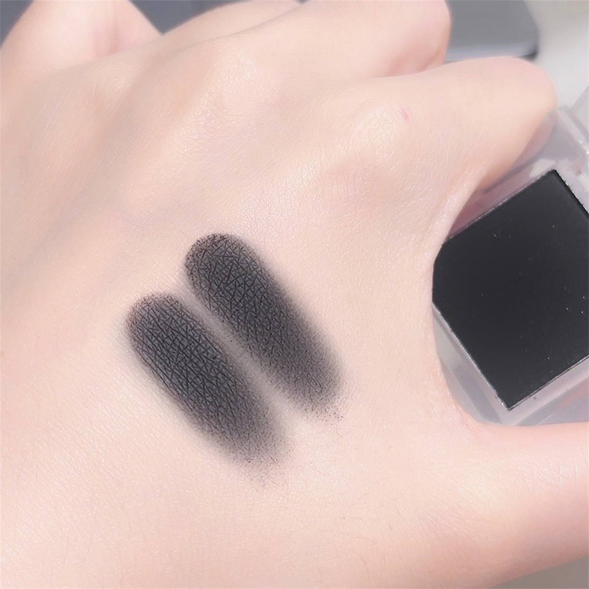 MYHO Matte Pure White Eyeshadow – Smoky Eye Highlight & Brightening ...