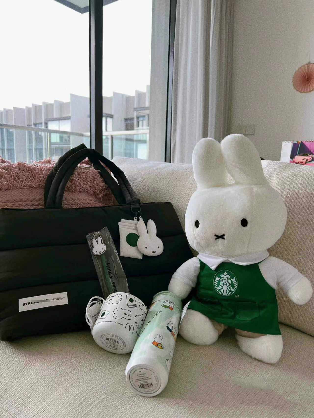 (Ready stock promotion) Miffy rabbit miffy Starbucks co-branded down ...