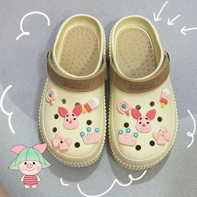 A Pair of Cute Piggy Hole Shoes Heightened Thick-Soled Beach Anti-Slip ...