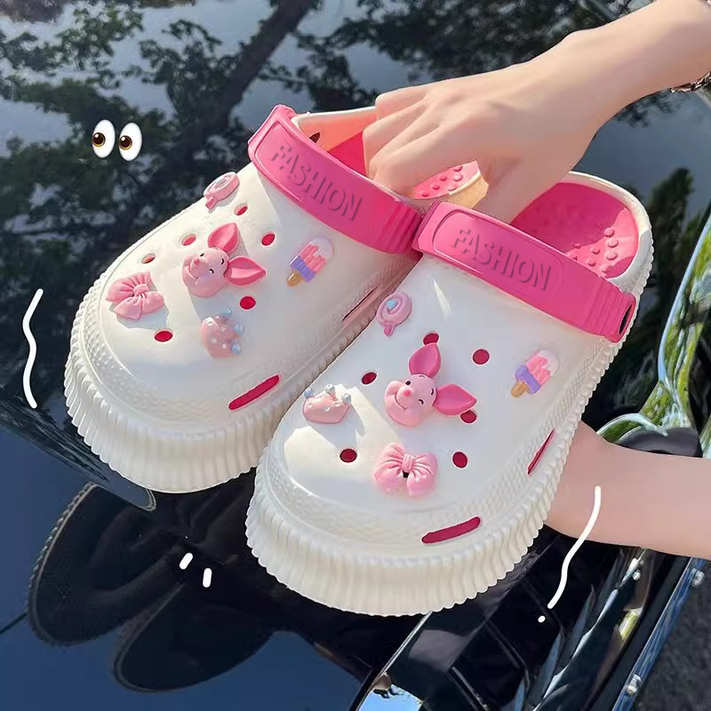 A Pair of Cute Piggy Hole Shoes Heightened Thick-Soled Beach Anti-Slip ...