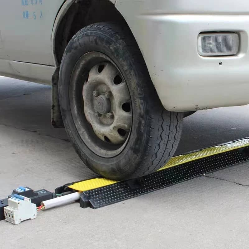 1 METER 1 CHANNEL YELLOW SAFETY PVC CABLE & HOSE PROTECTOR RAMP FLOOR ...