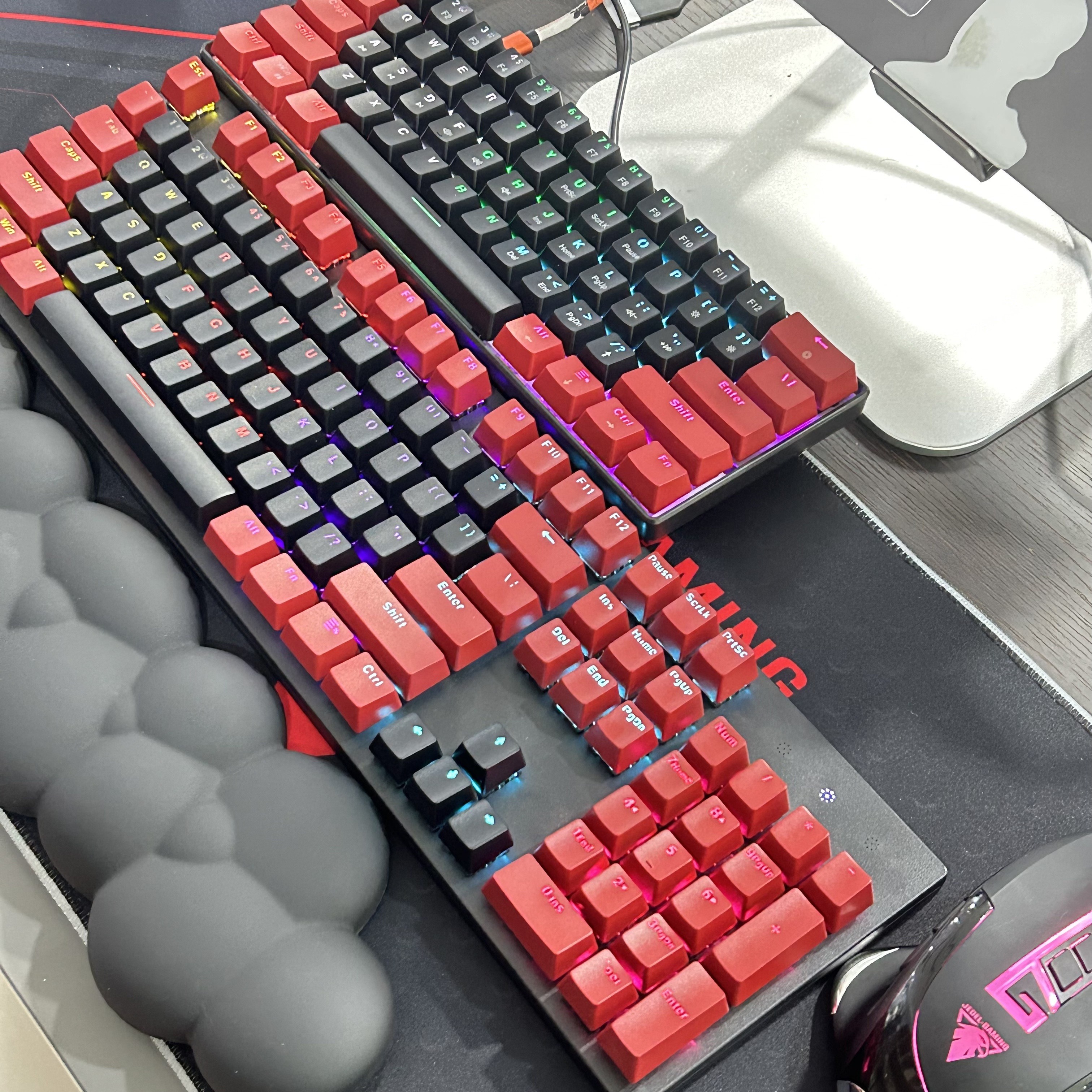 (Keycaps Only) Black Red PBT Material 104 Keycaps, Abs Oem Universal ...