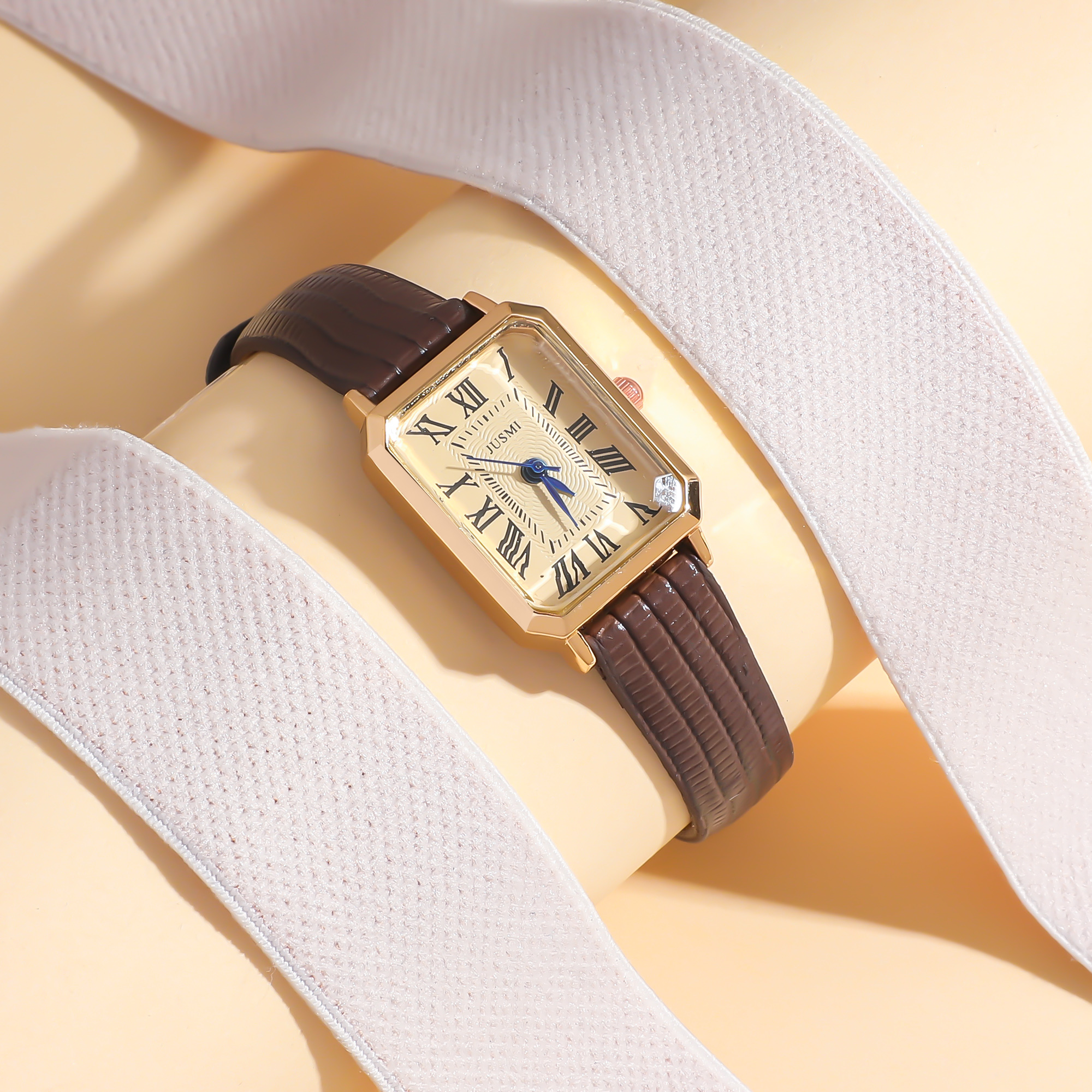 Vintage small dial women's watch niche high-grade leather small square watch light luxury ...