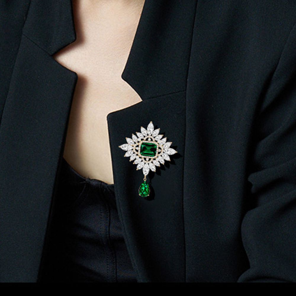 Vintage Emerald Brooch Court Style with Diamond-Studded Teardrop Design ...