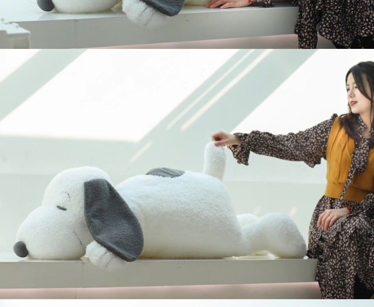 Snoopy Pillow 日系卡通 史努比抱枕 超大 床上睡觉狗狗 毛绒公仔 玩偶 靠枕 生日礼物女 Sleeping on a super sized bed, plush dog ...