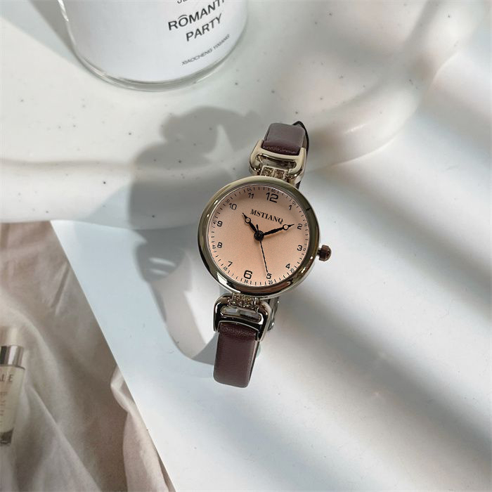 New Retro Ladies Watch Fashion High-End Digital Watches Round Small ...