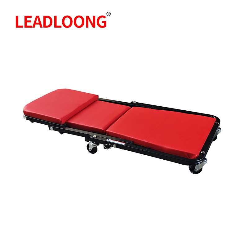 Various styles of practical auto repair stools and tool carts Mechanic ...