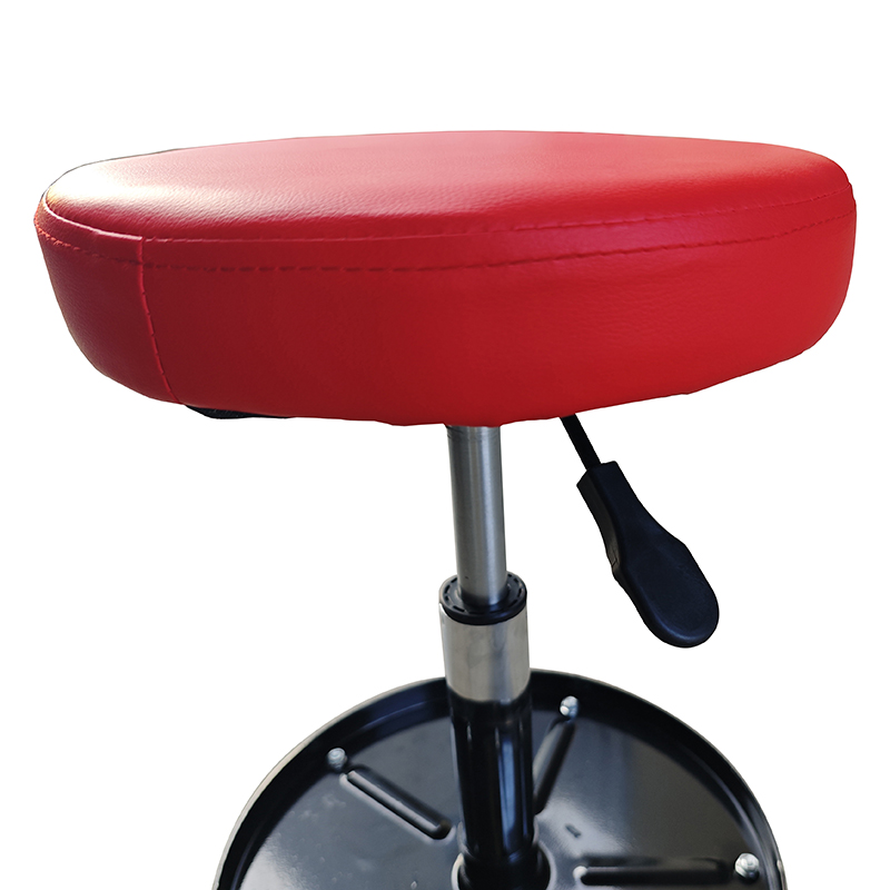 Various styles of practical auto repair stools and tool carts Mechanic ...