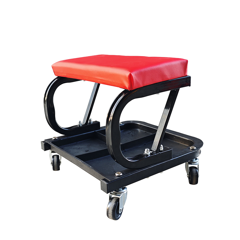 Various styles of practical auto repair stools and tool carts Mechanic ...