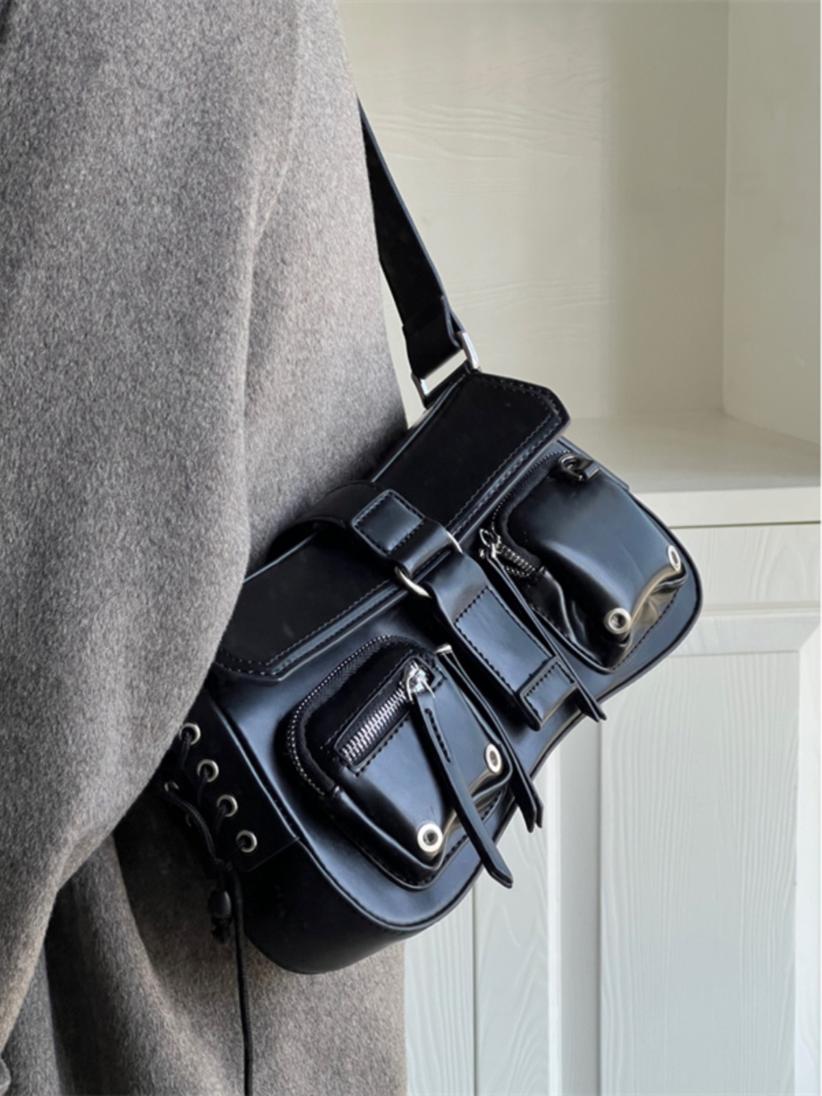Texture cool YK2 shoulder bag women's bag design biker bag crossbody ...