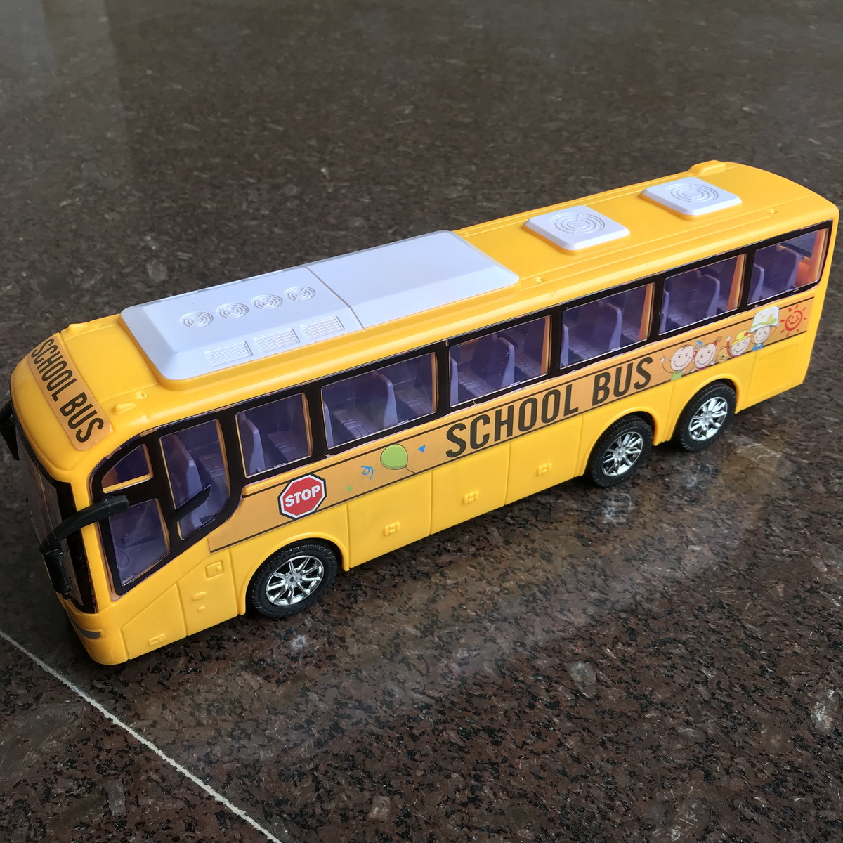 iBliver 32cm School Bus Toy for Toddlers, 1/16 Scale Die Cast Plastic ...