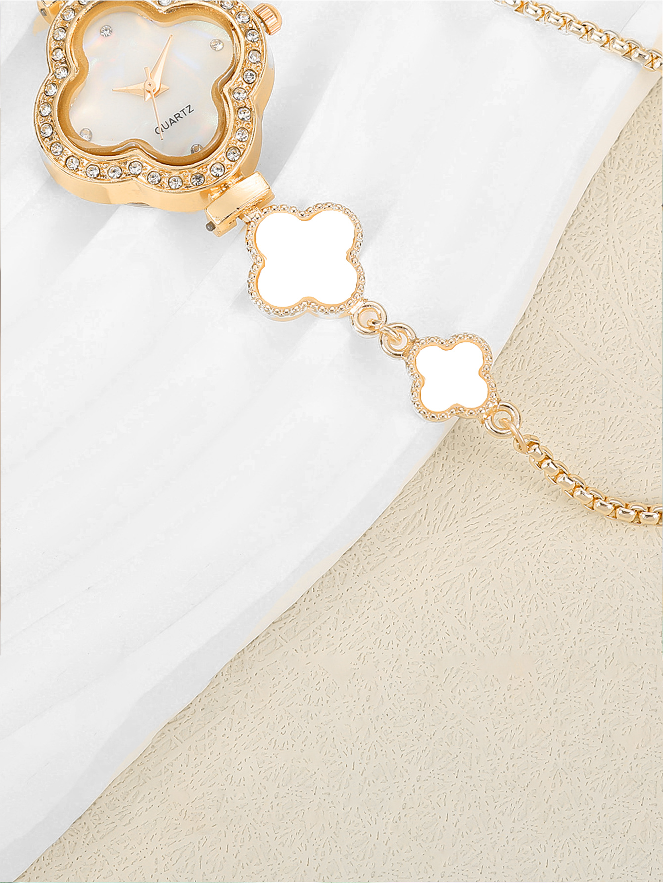 LUCKYFOX Box Women's Watch Fashion Temperament Advanced Sense Four-leaf ...