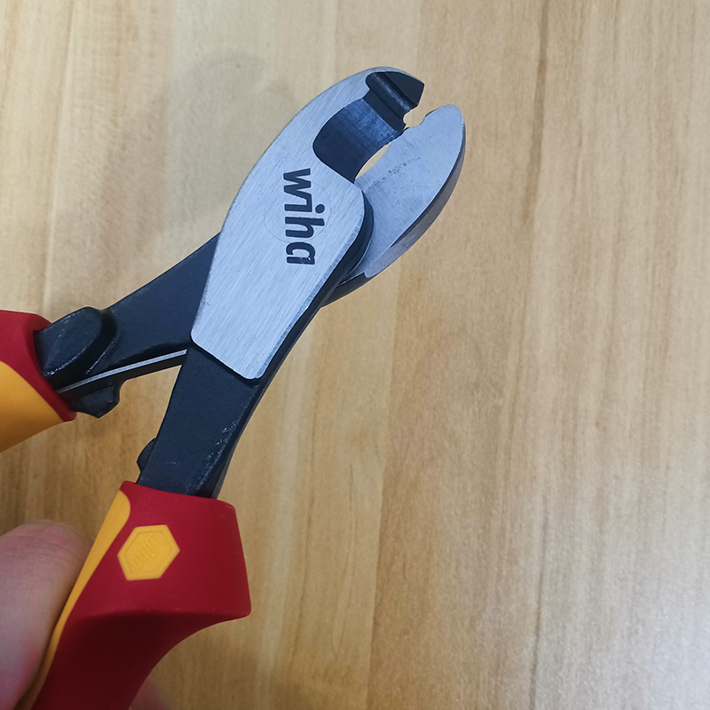 Wiha 43661 Multi-purpose Industrial Cable Cutter with Switchable Open ...