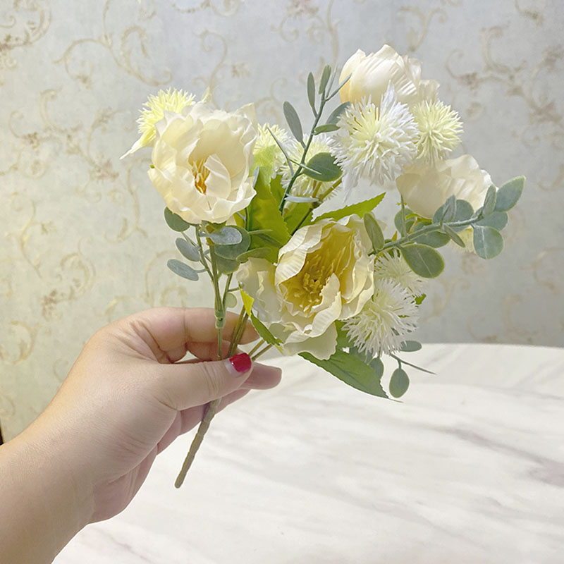 Exquisite Artificial Flower Arrangement: A Touch of Elegance for Your ...