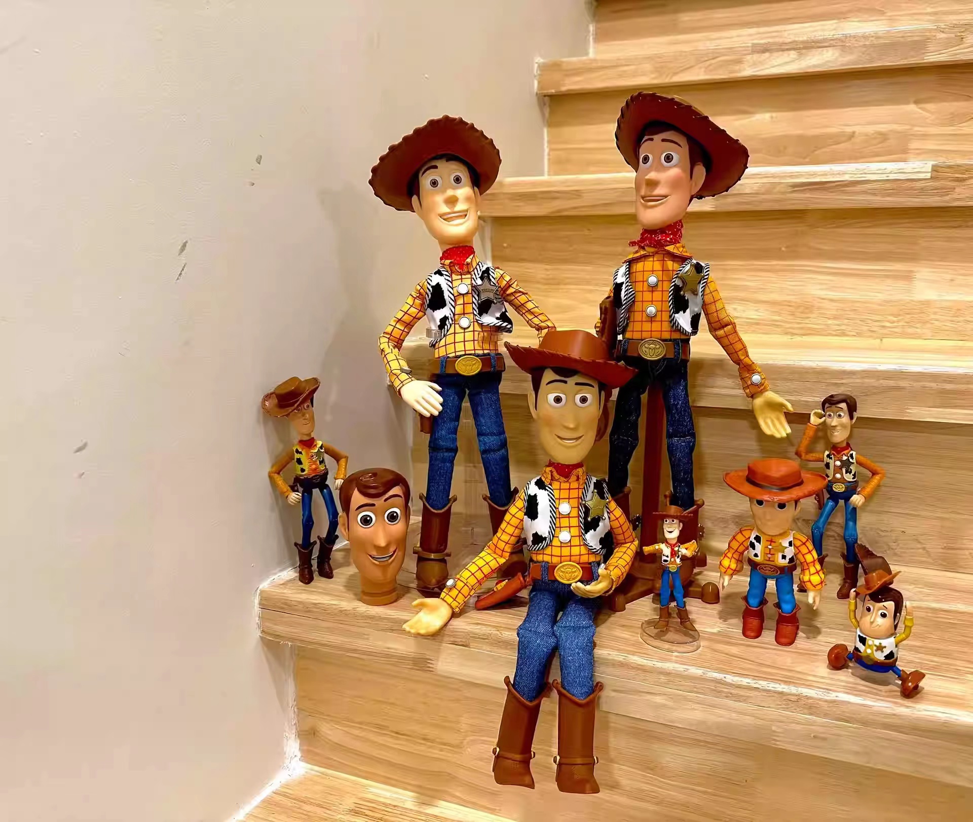 Toy Story Woody's Roundup Signature Collection 16" Woody the Sheriff ...