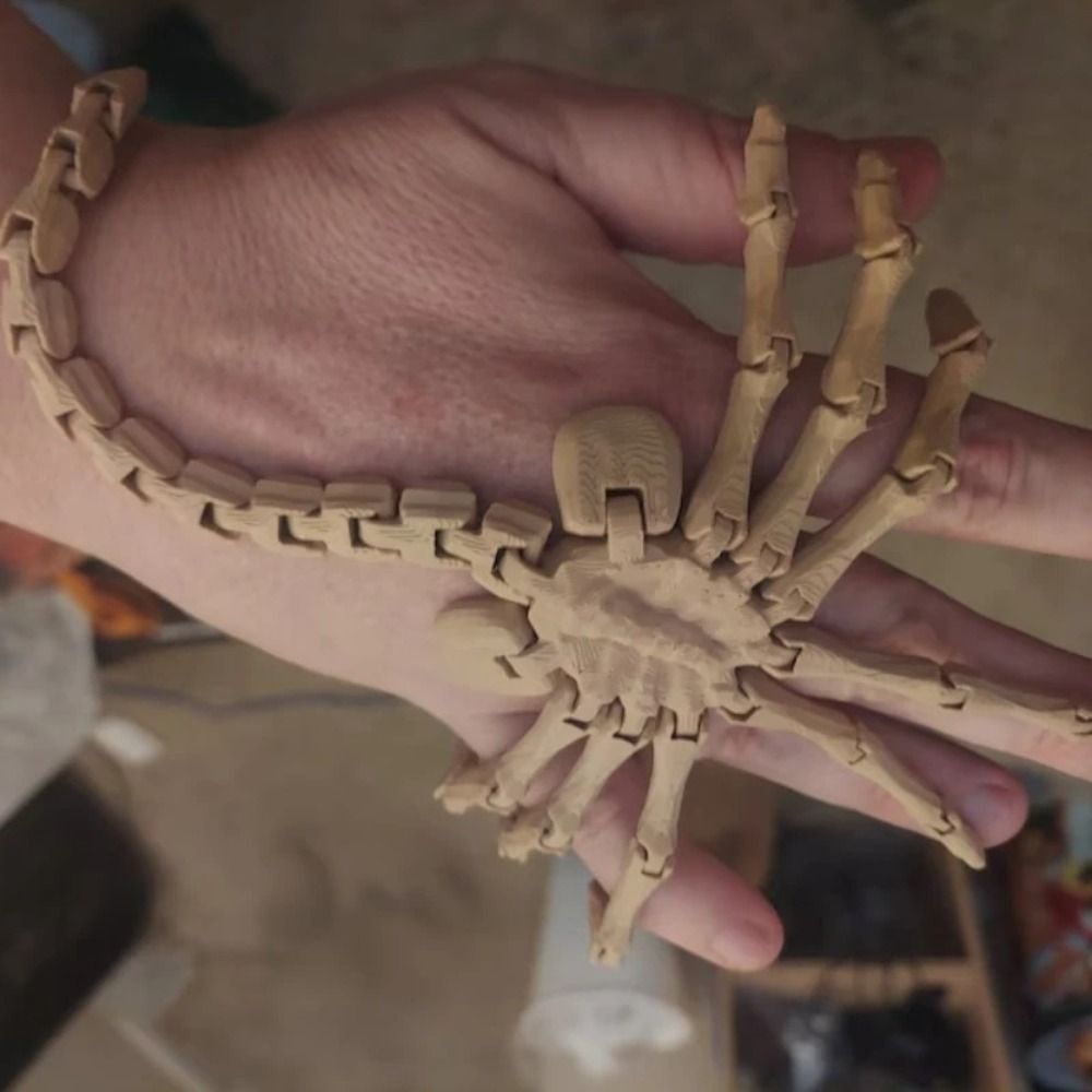 ESTRENAR Alien Facehugger Model, Desktop Decoration With Flexible ...