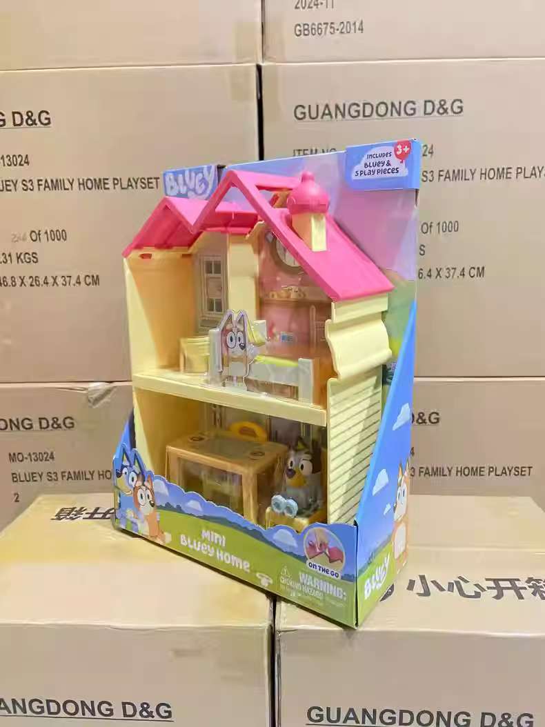 Bluey Mini Home Playset Compact House Playset with Carry Handle Three ...