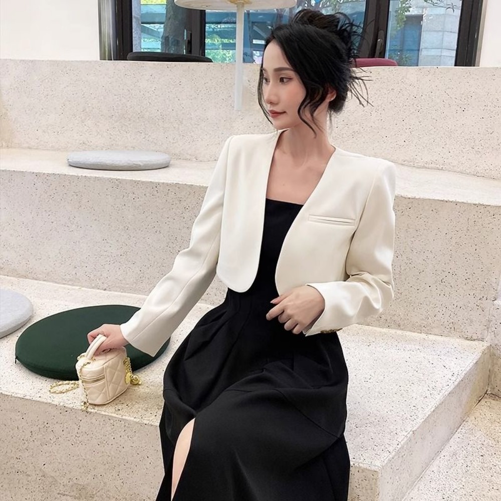 Alisa.Sonya Women's Short Round Neck Suit With French Style Right ...