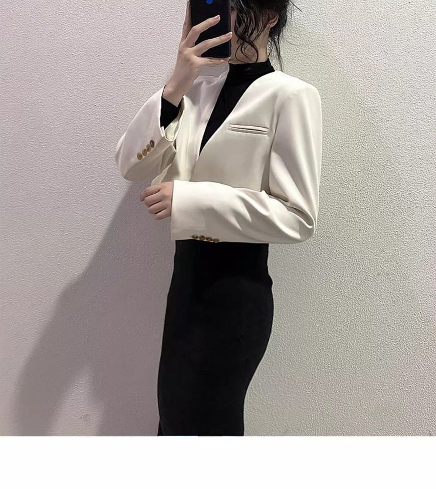 Alisa.Sonya Women's Short Round Neck Suit With French Style Right ...