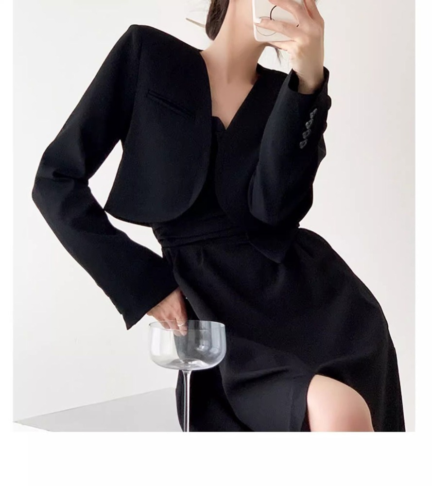 Alisa.Sonya Women's Short Round Neck Suit With French Style Right ...