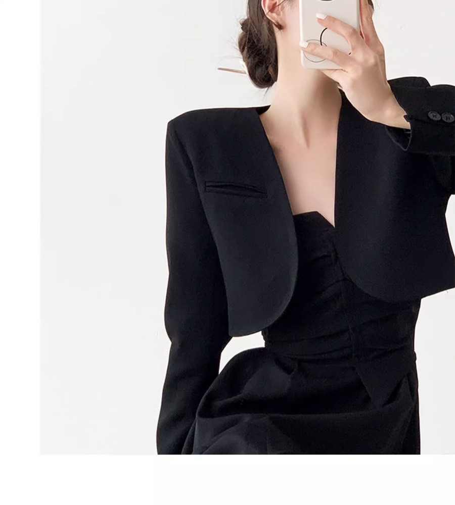 Alisa.Sonya Women's Short Round Neck Suit With French Style Right ...
