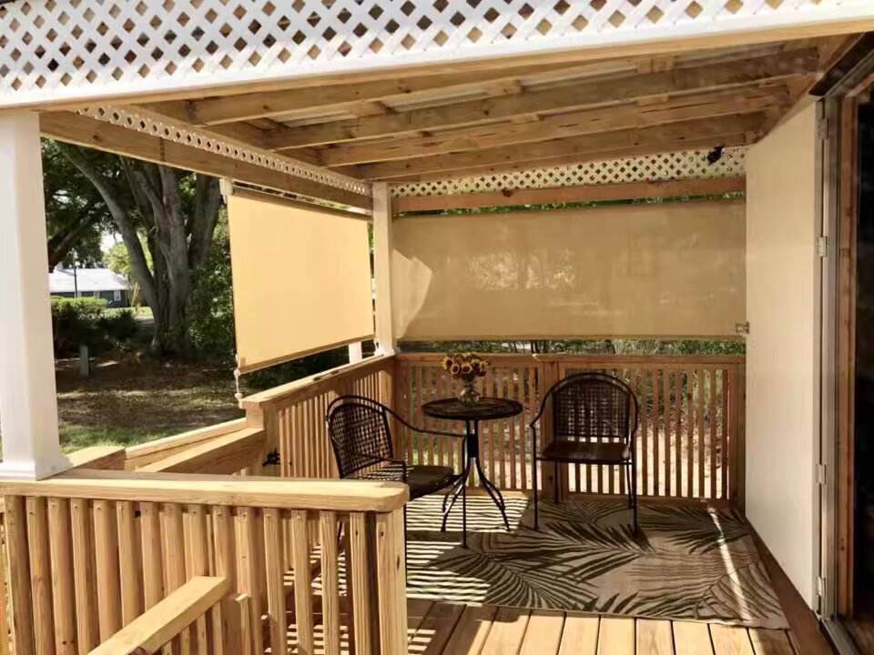 Curtains and roller blinds for shading, hand pulled lifting indoor and ...